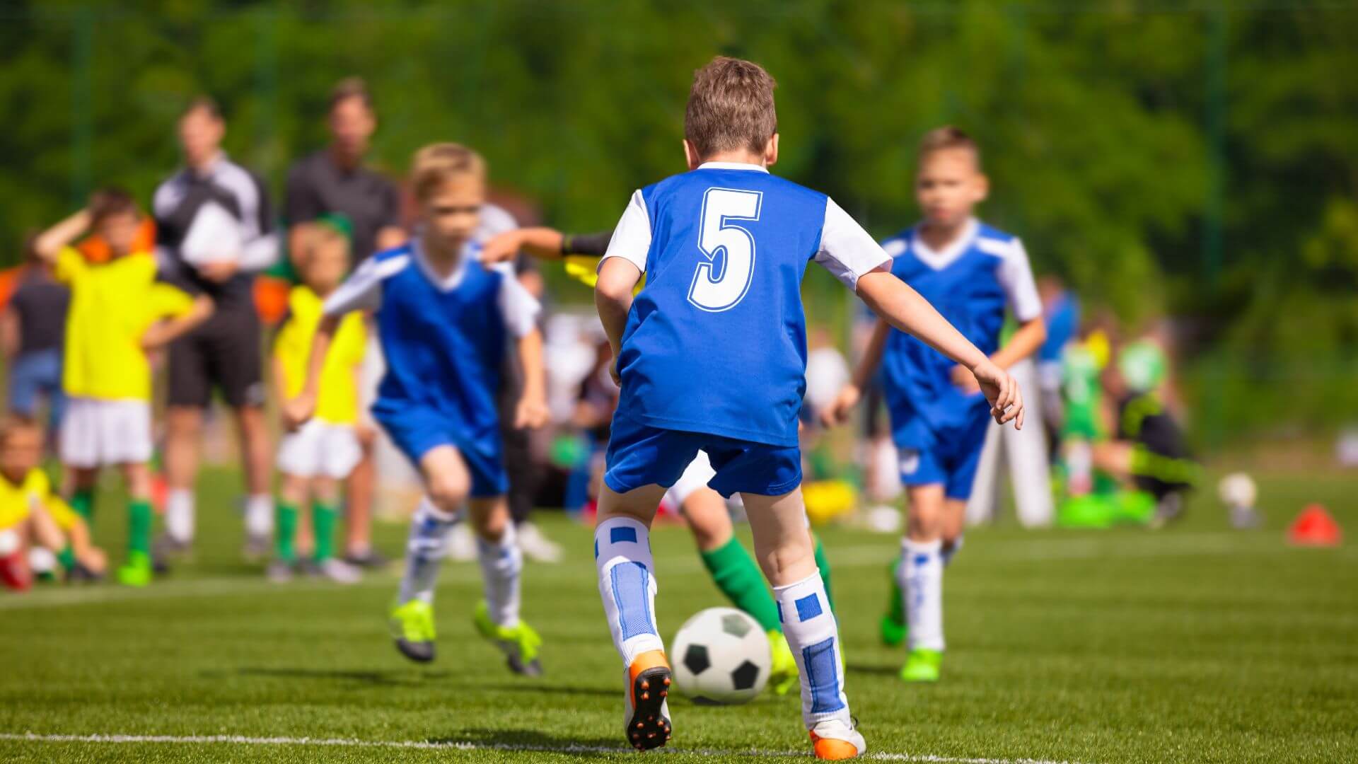 Best Soccer Positions For Short Players: Top 4 Ranked